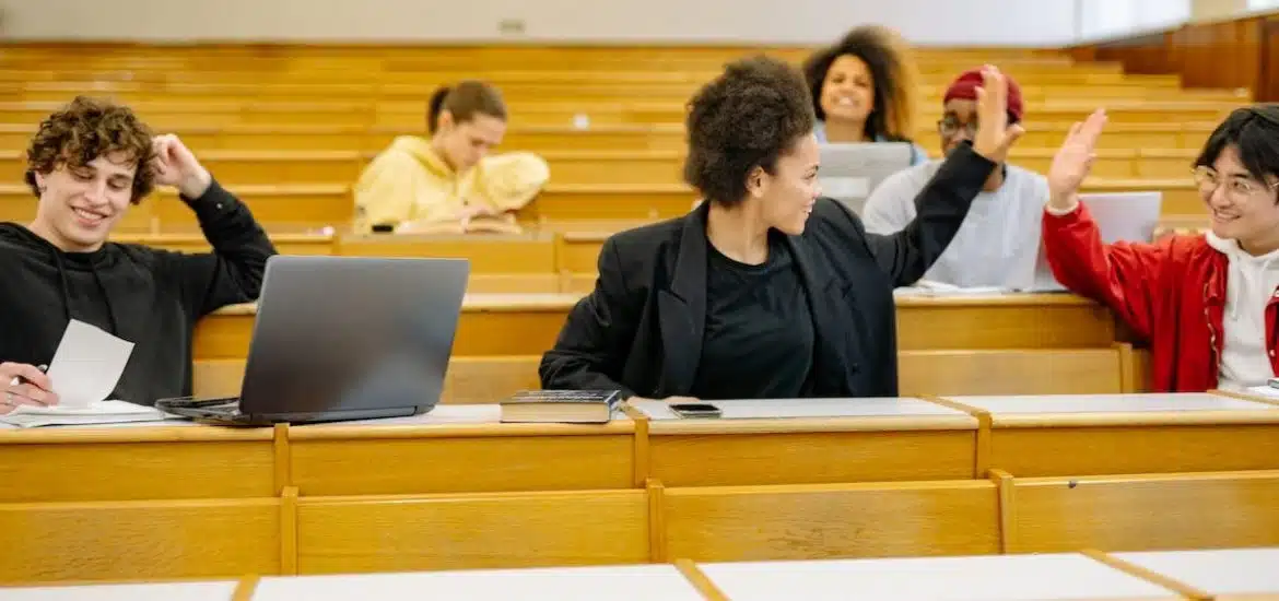 Le guide ultime pour comprendre ce qu'est un DUT et comment se former en IUT - Les Parents Novateurs